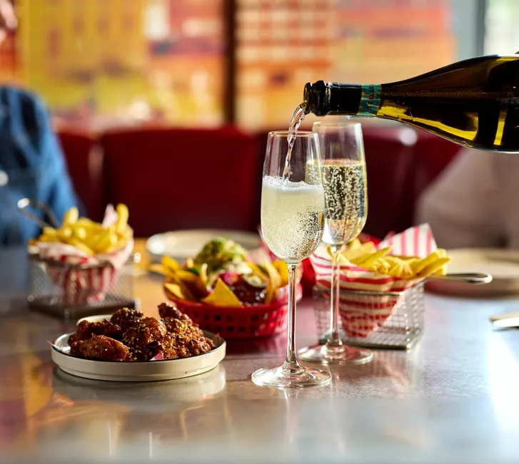 Bar & Restaurant Wembley | TGI Fridays